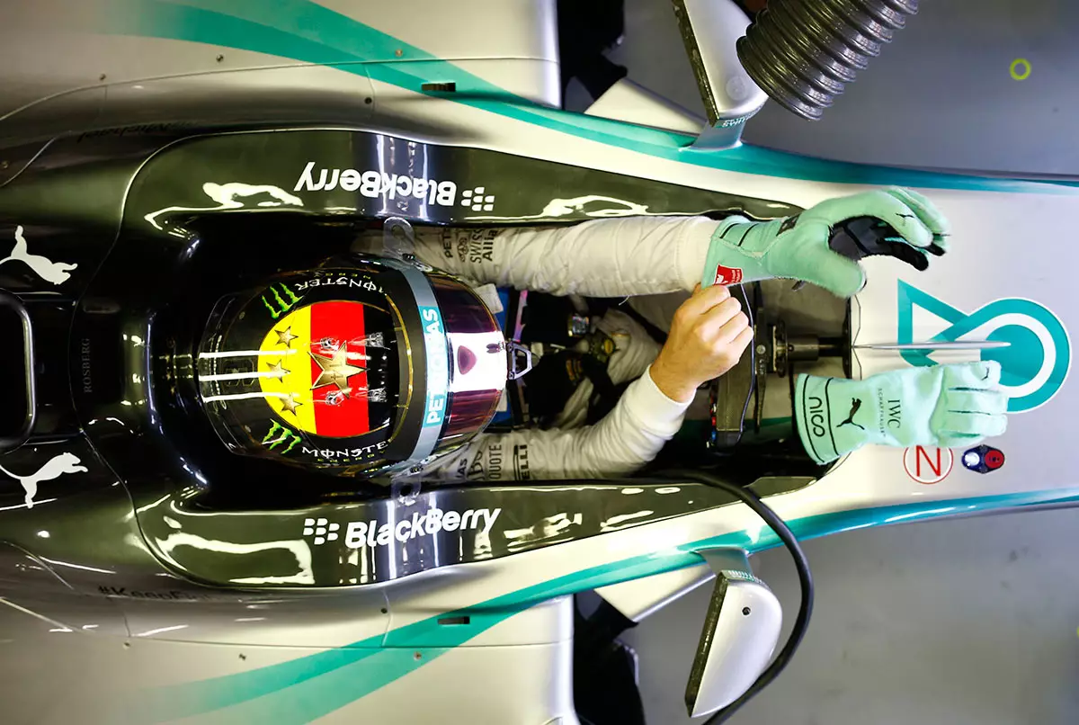 Mercedes acurtará a quilometraxe dos compoñentes do W05