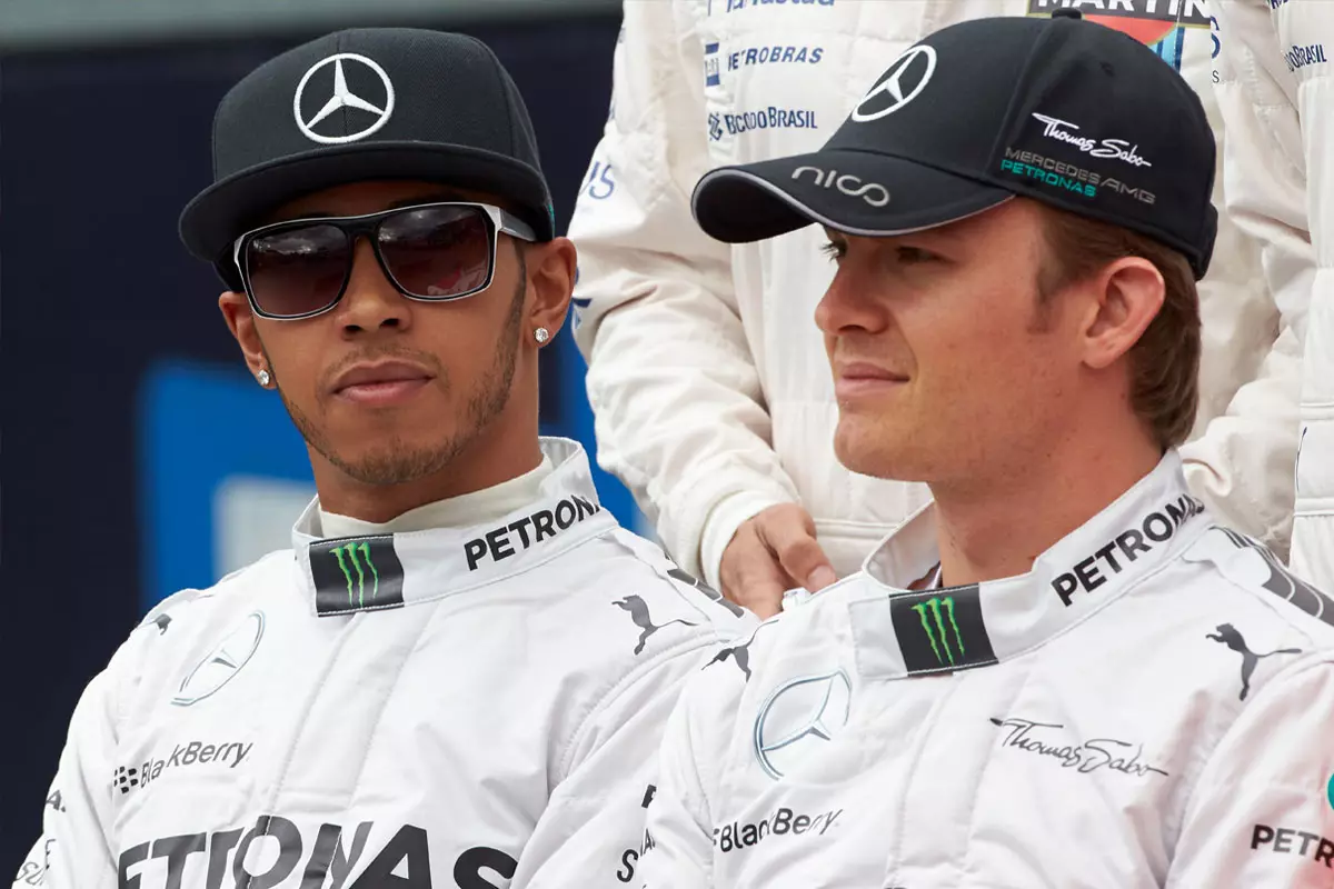 Wolff al Hamilton kaj Rosberg: