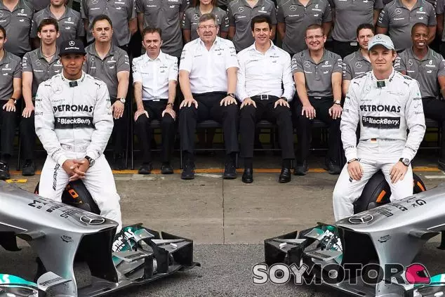 Ross Brawn mumafoto yumuryango wa Mercedes - LaF1