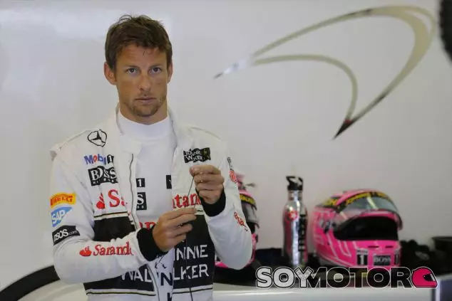 Jenson Button yn Hwngari - LaF1