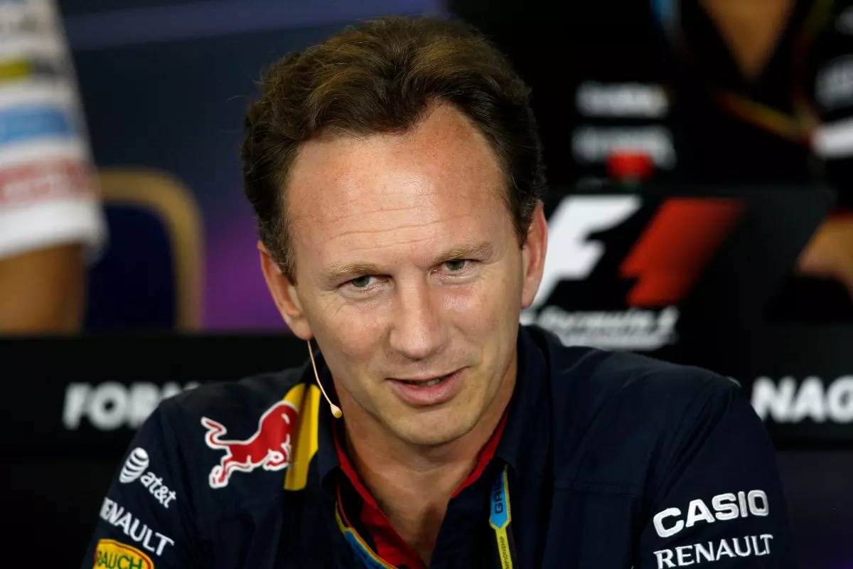 Horner eksploderer mot pressen: