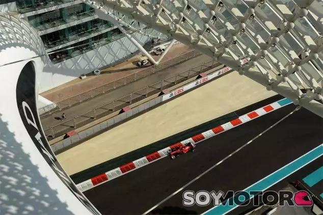 Fernando Alonso in de Yas Marina - LaF1