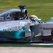 Lewis Hamilton iyobowe na Hybrid ya W05 - LaF1