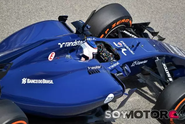 Valtteri Bottas a cikin (har yanzu) blue Williams FW36, a Bahrain - LaF1