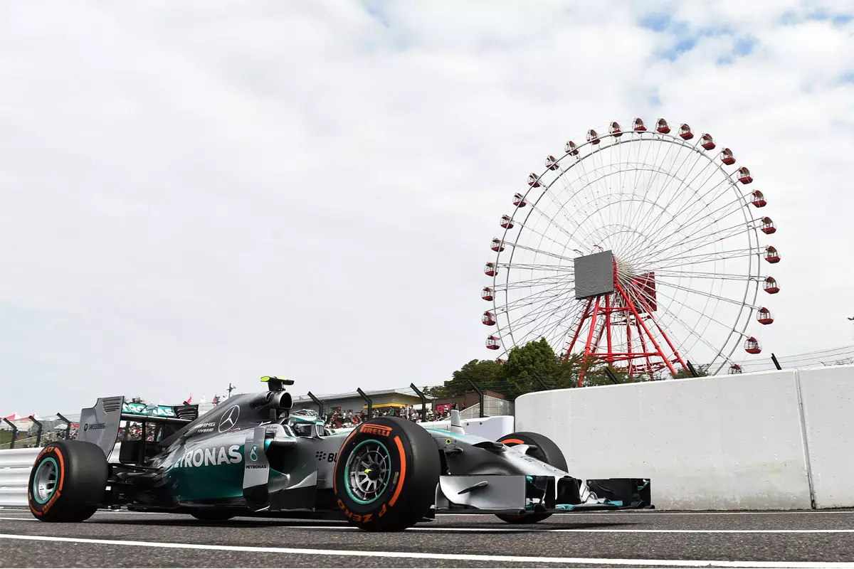 Tá Mercedes chun tosaigh ag Suzuka ag tús Verstappen