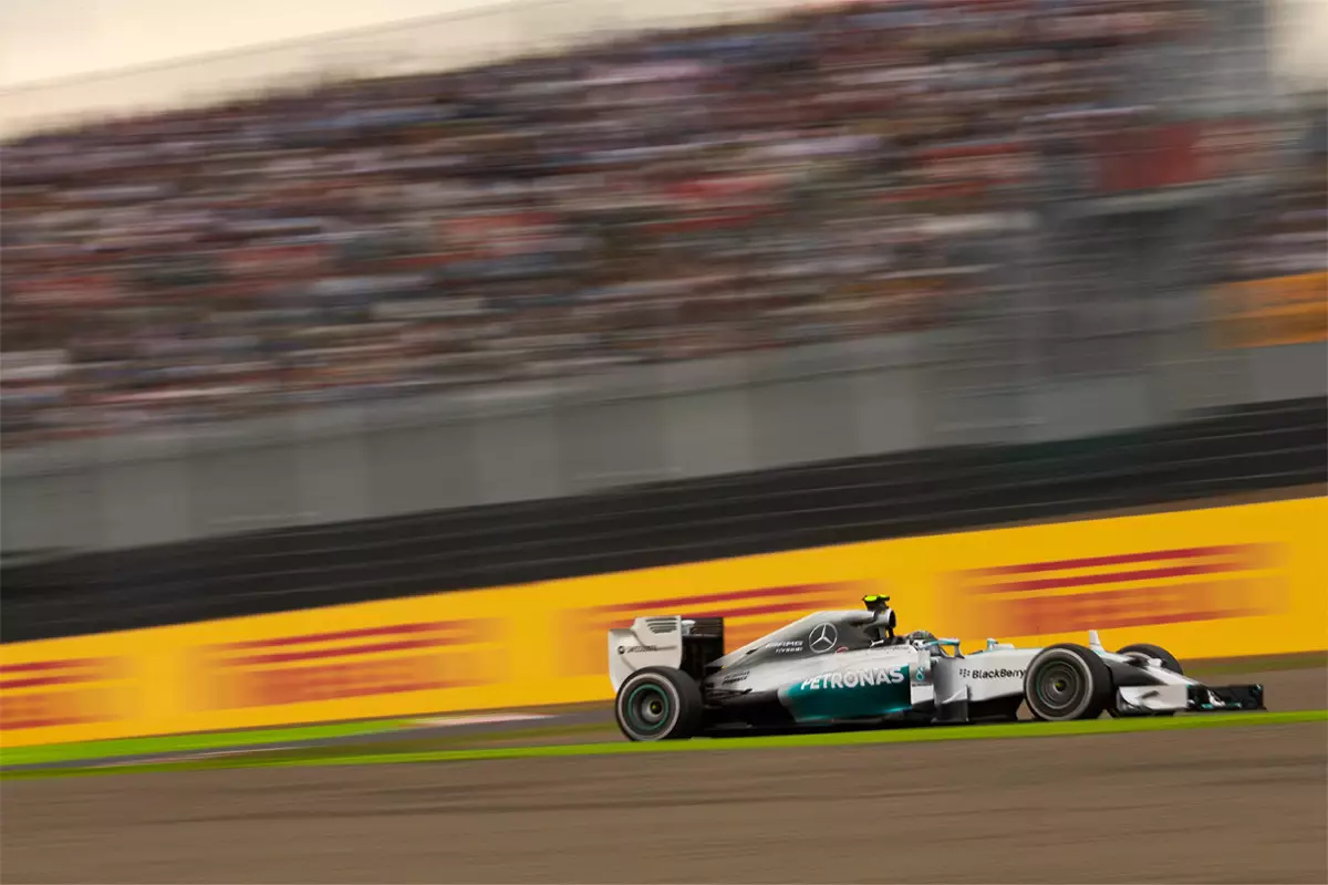 Rosberg သည် ခေါင်းဆောင်ဖြစ်ပြီး Hamilton သည် Free Practice 3 တွင် ပျက်ကျသွားသည်။