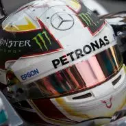 Lewis Hamilton ແລ້ວກໍານົດຫນຶ່ງປີສໍາລັບການບໍານານຂອງລາວ - LaF1