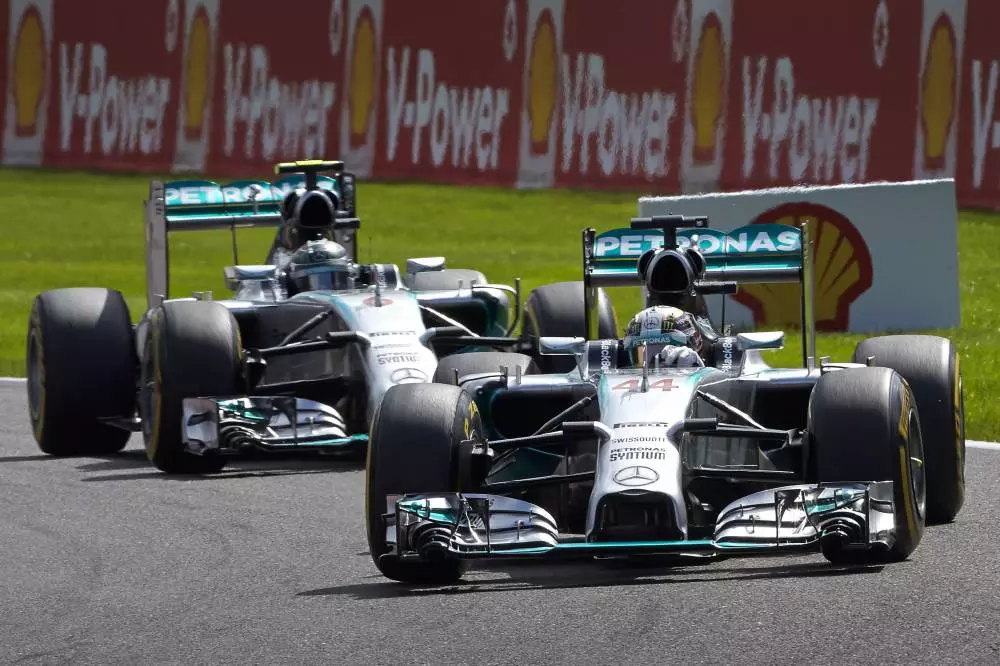 A relação Hamilton-Rosberg passou de amigável a muito intensa