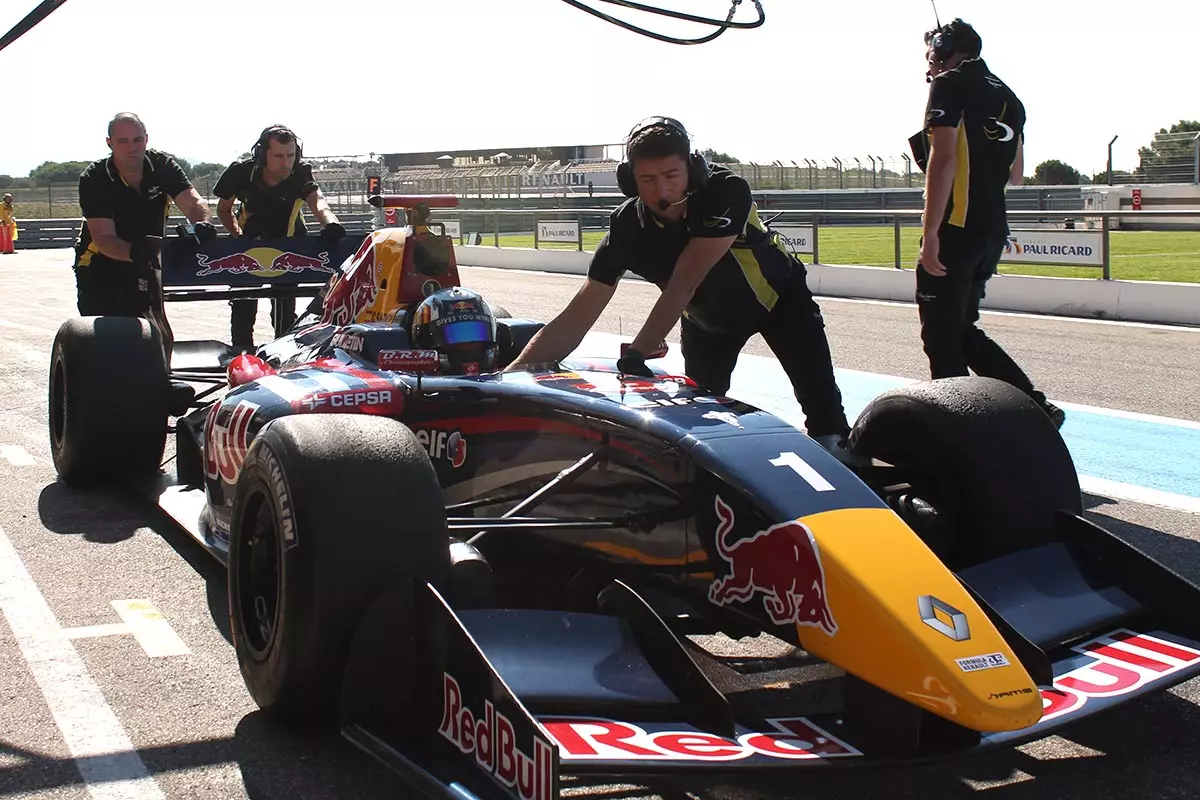 Sainz ia polonezul în Paul Ricard; Merhi va începe pe locul patru