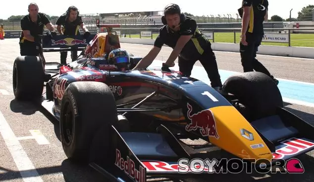 Sainz takes pole at Paul Ricard; Merhi will start fourth - LAF1.es