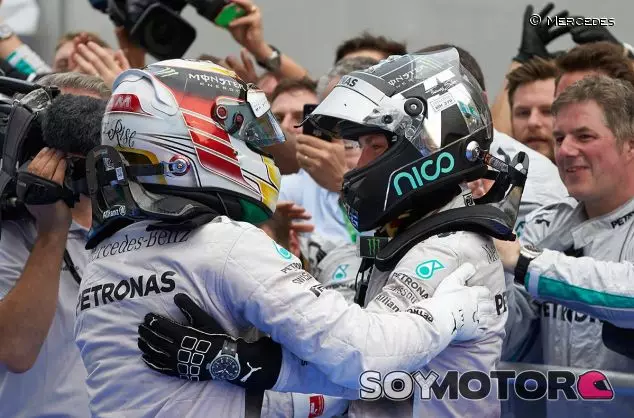 Chiesa kredas, ke Hamilton povas sentiĝi forigita ĉe Mercedes - LaF1.es