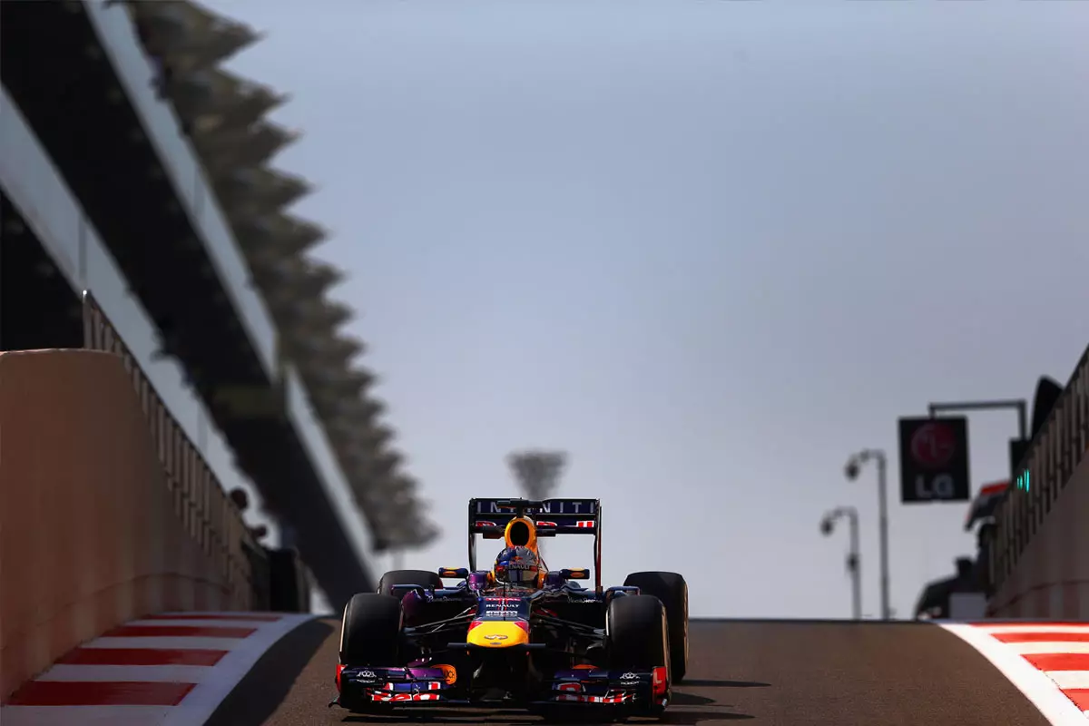 Red Bull na VN F1 v Abu Dabiju 2013: petek