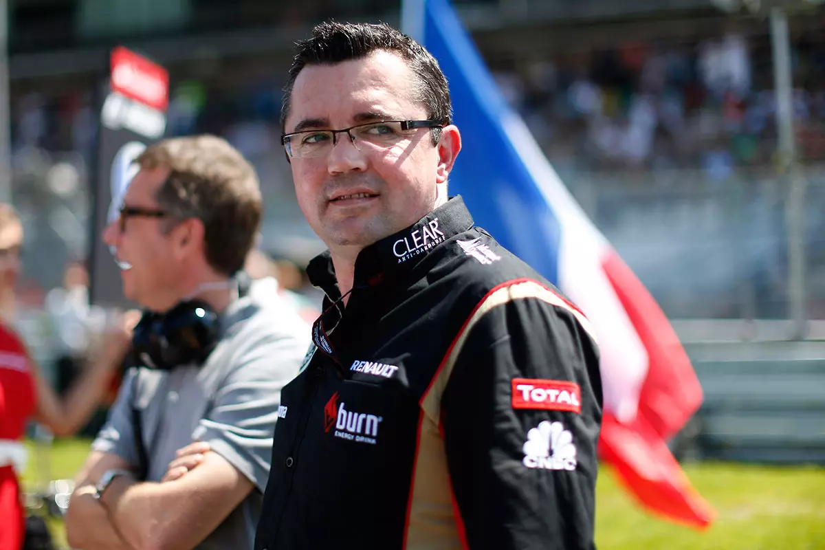 Eric Boullier skriver under for McLaren som løbsleder