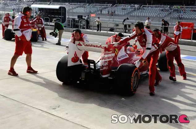 Fernando Alonso په متحده ایالاتو کې Pit Lane - LaF1