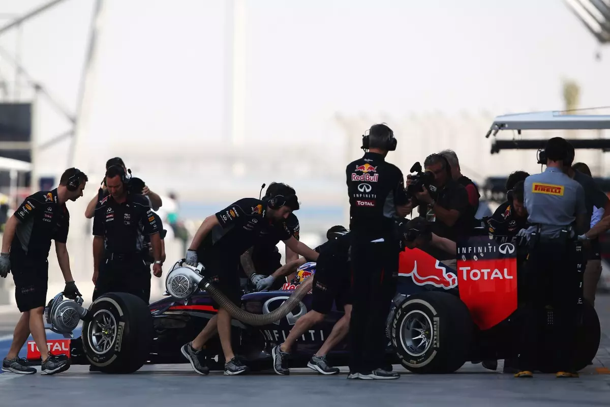 Hindi isinasaalang-alang ng Red Bull na makipaghiwalay sa Renault