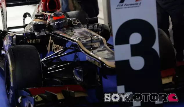 Kimi Räikkönen arrive à Marina Bay Parc Fermé - LaF1