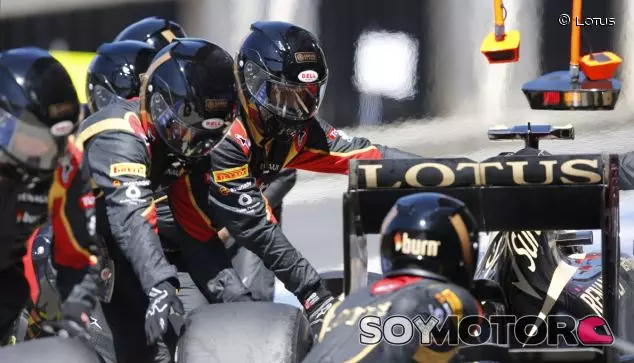 Abakanishi ba Lotus hamwe na Romain Grosjean