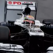 Pastro Maldonado ĉe la rado de sia FW35 - LaF1