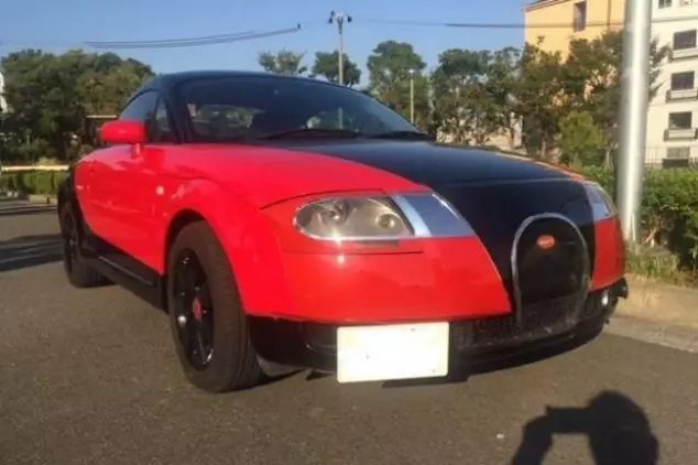 BugAudi: Bugatti Veyron выглядит, Audi TT —