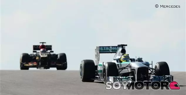 Rosberg mimpin sesi latihan pisanan ing Interlagos ditandhani dening udan