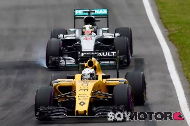 Tá súil ag Renault a bheith suas le Mercedes go luath - SoyMotor