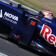 Daniil Kvyat tại kỳ thi sát hạch lái xe trẻ Silverstone - LaF1