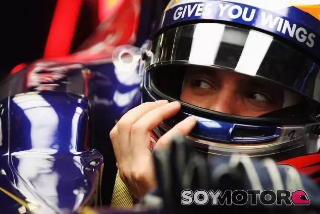 Jean-Éric Vergne in his STR8 - LaF1