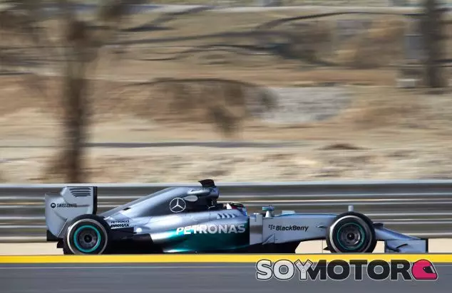 Lewis Hamilton la comenzile W05 Hybrid - LaF1