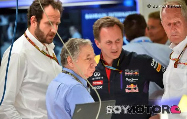 Jean Todt yn petear mei Christian Horner en Helmut Marko, fan Red Bull - LaF1