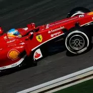 Fernando Alonso met de F138 in Korea - LaF1