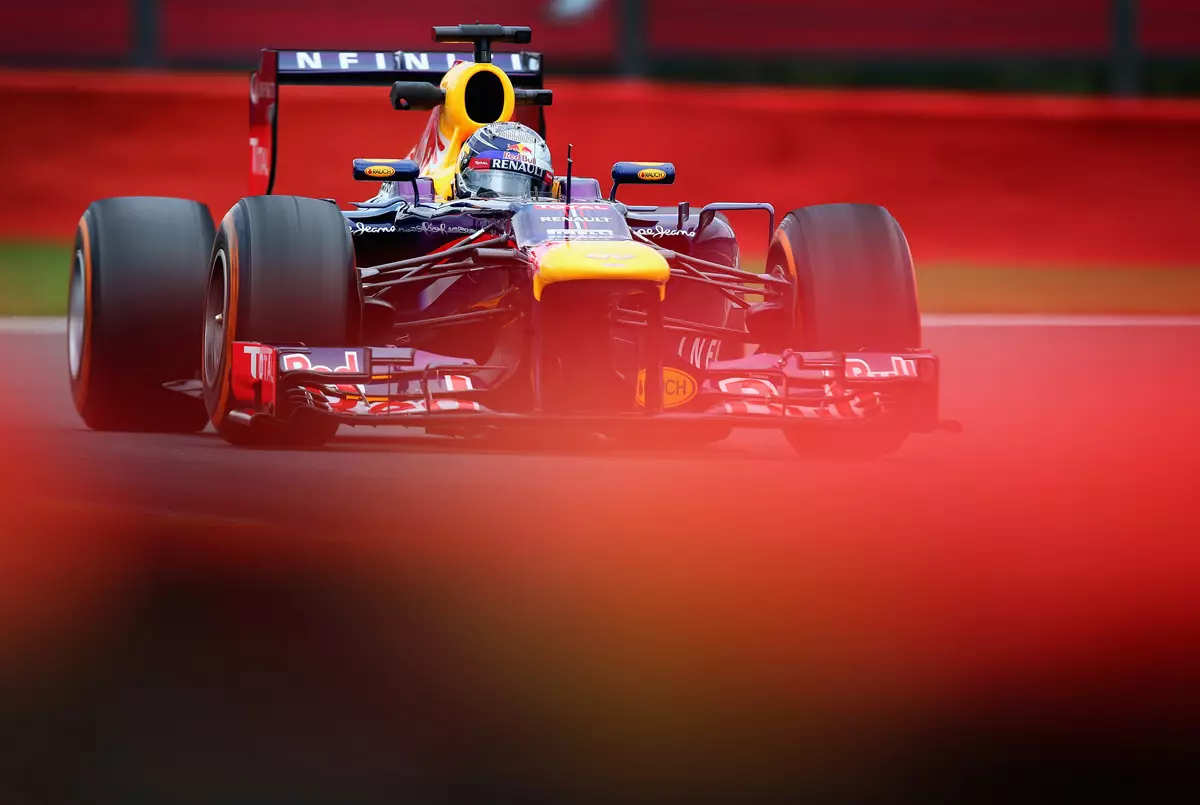 Sebastian Vettel เป็นผู้นำการฝึกฟรี 2 ของ Belgian GP