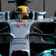 Lewis Hamilton kun la Mercedes en Barejno - LaF1